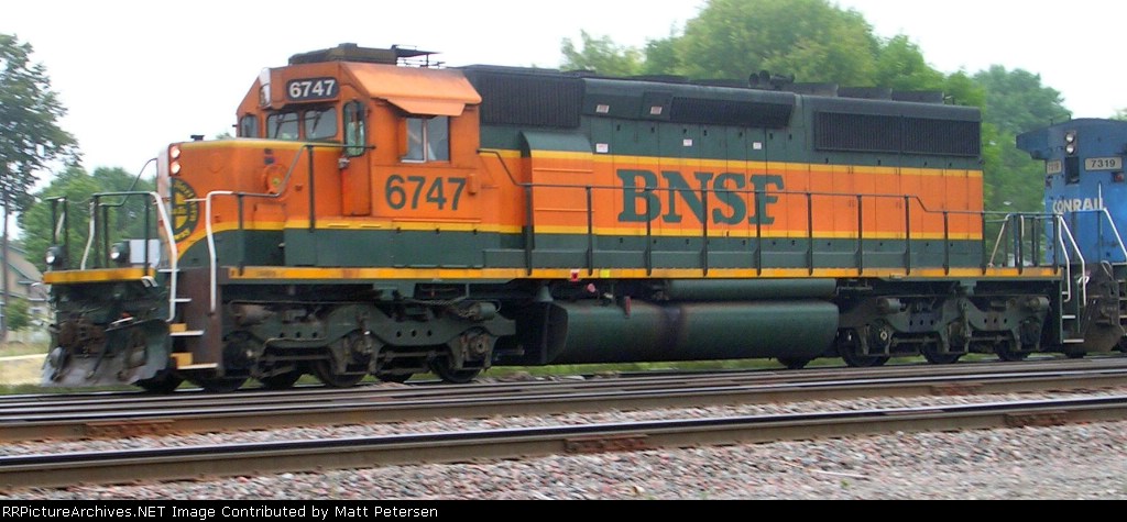 BNSF 6747